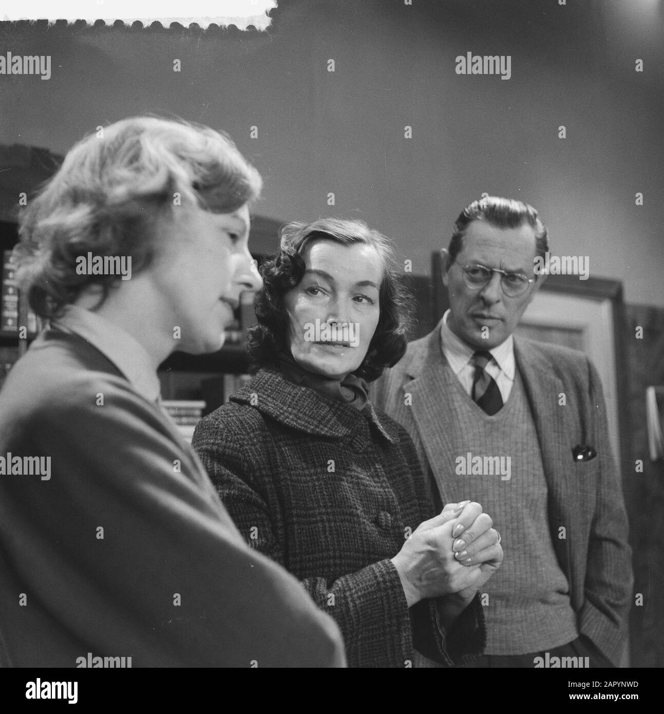 KRO television game Another man (by Iain MacCormick), v.l.n.r. Jenny ...