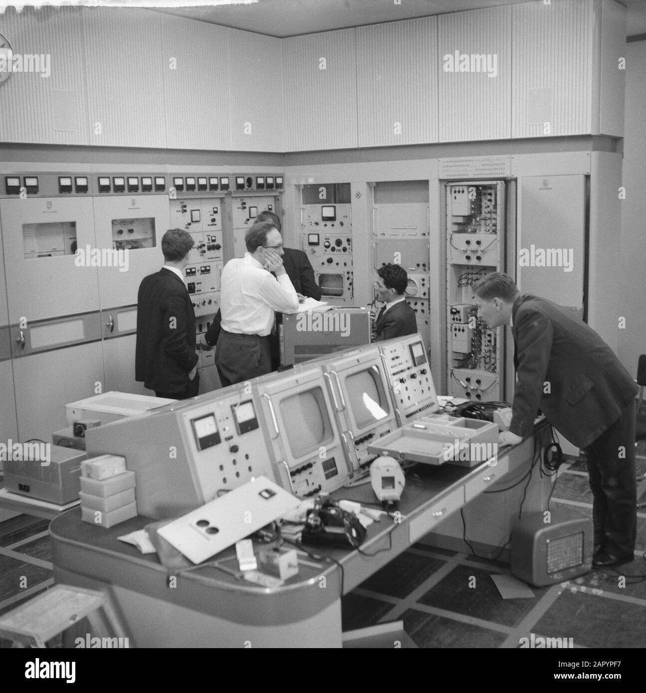 New television channel to Lopik, last check in the control room Date ...