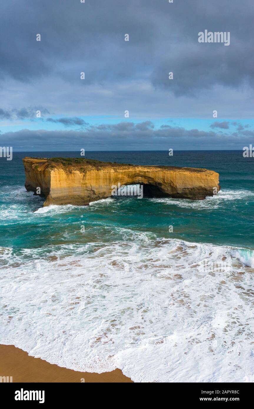 Famous london bridge rock formation hi-res stock photography and images ...
