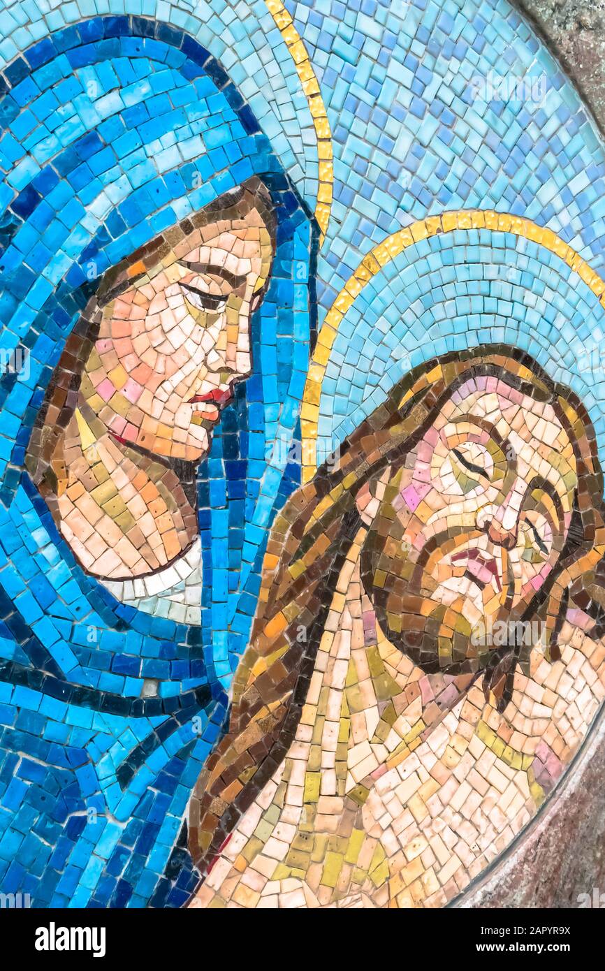 Mosaic depiction of Christ's body being in the arms of the Virgin Mary ...