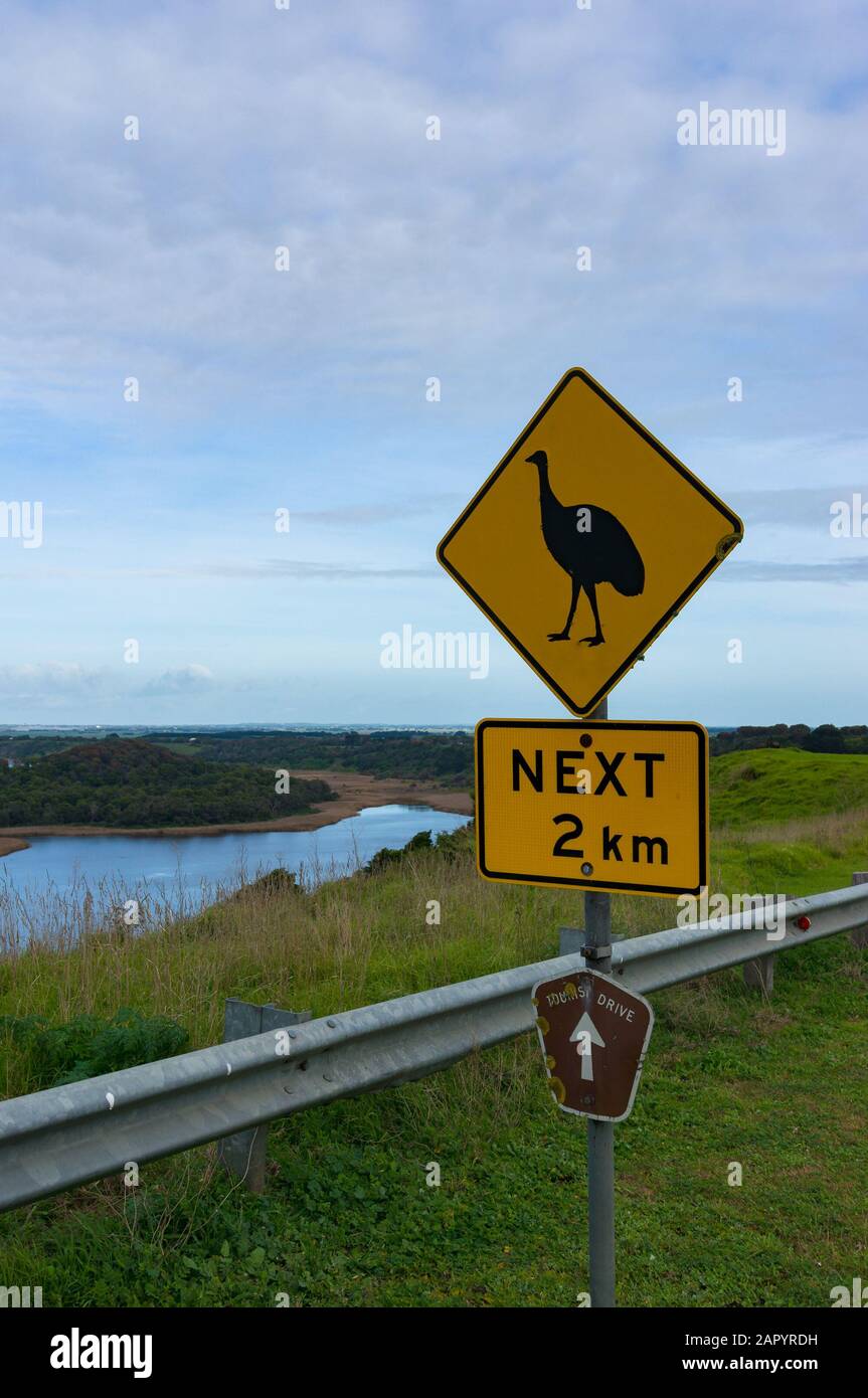 Road sign emu australia hi-res stock photography and images - Alamy