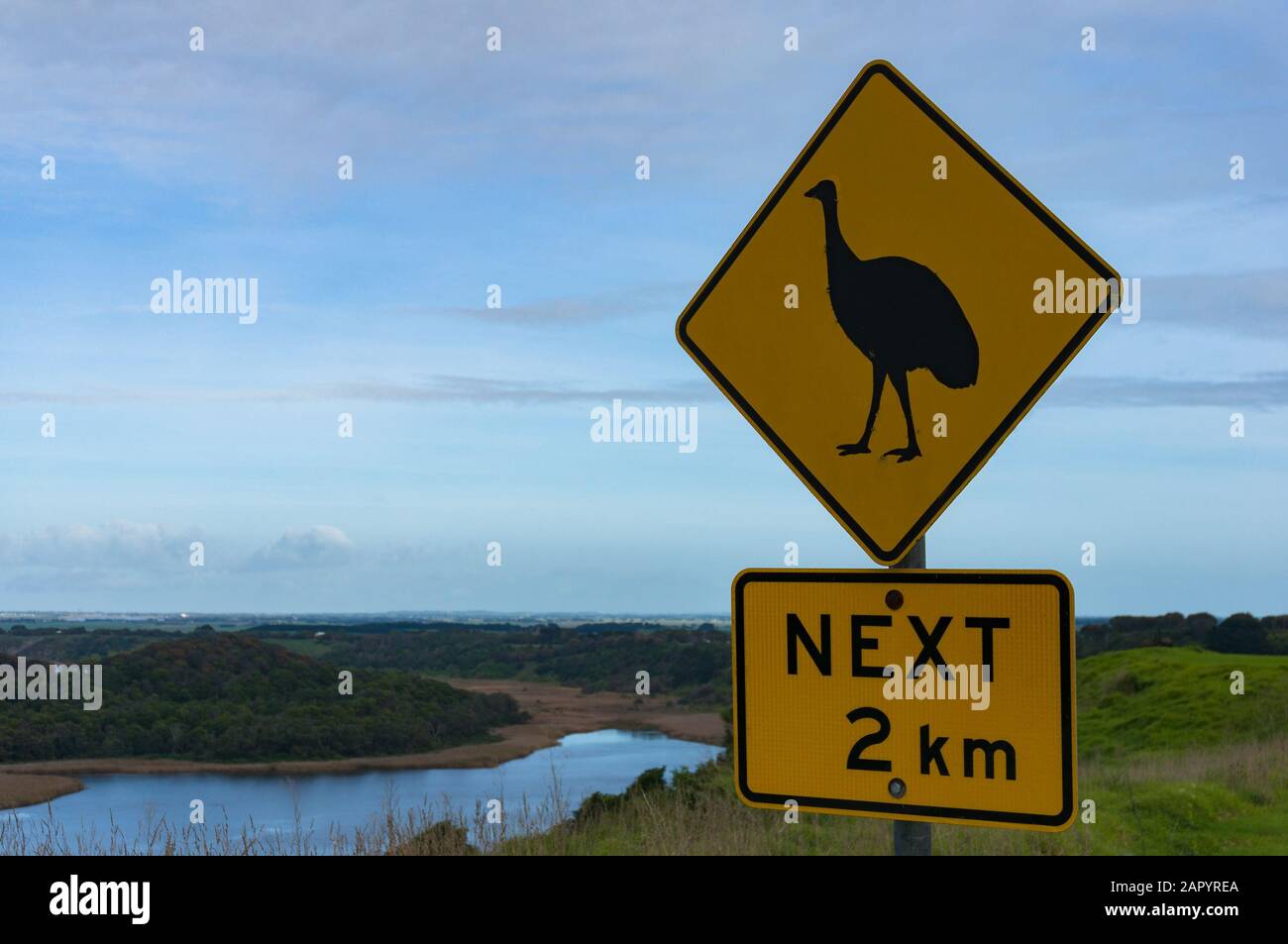 Road sign emu australia hi-res stock photography and images - Alamy