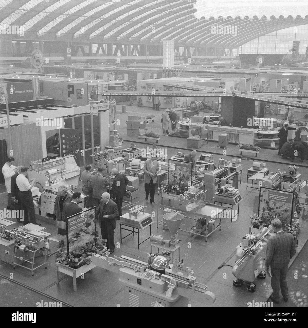 Command overview hi-res stock photography and images - Alamy