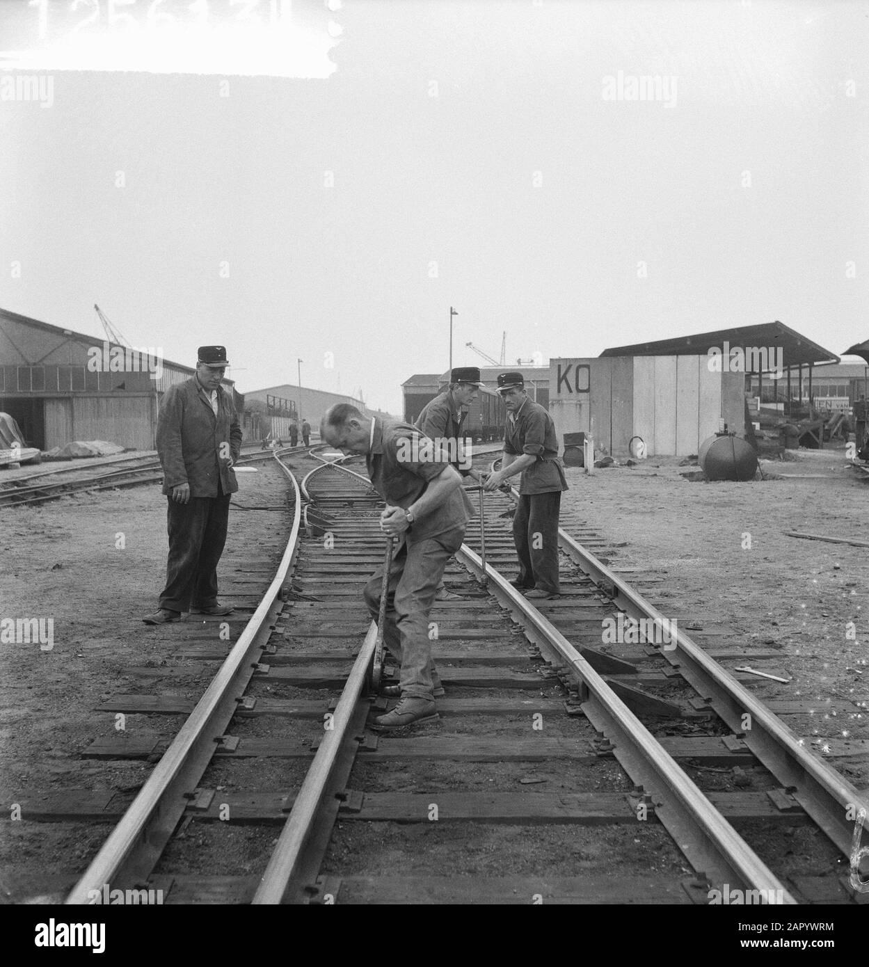 Dutch Railway Assignment. Rail workers Date: June 6, 1961 Keywords ...