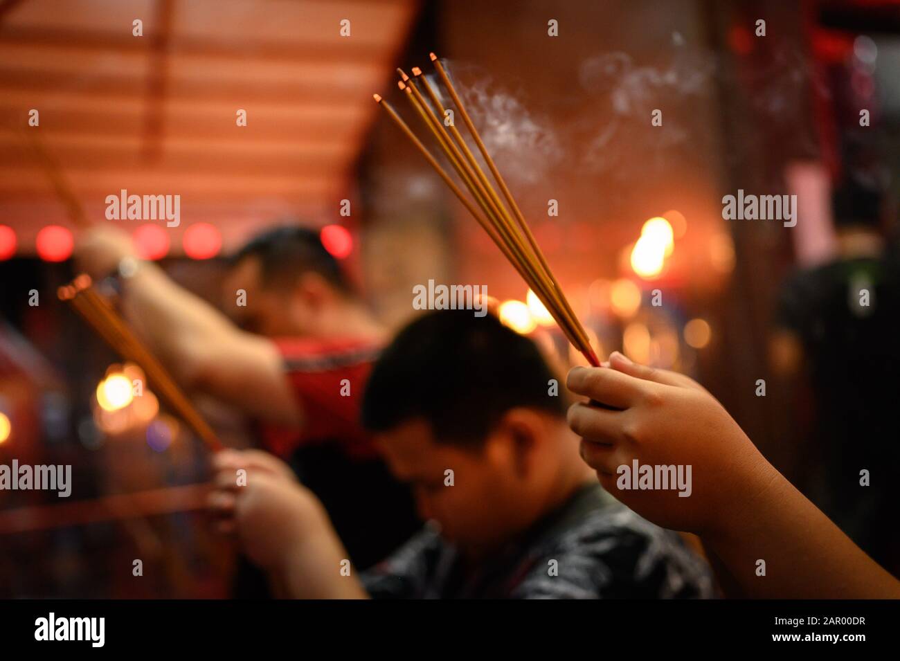 Chinese burn hi-res stock photography and images - Alamy