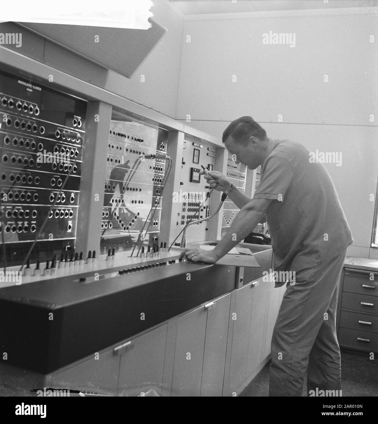 World broadcasting building hi-res stock photography and images - Alamy