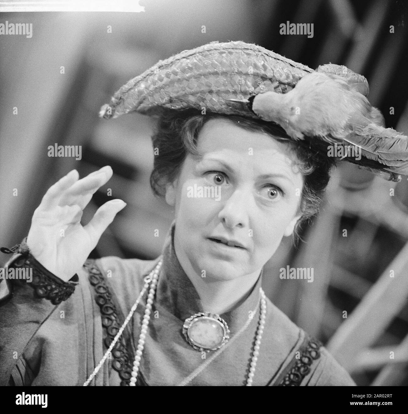 Old maid and the thief hi-res stock photography and images - Alamy