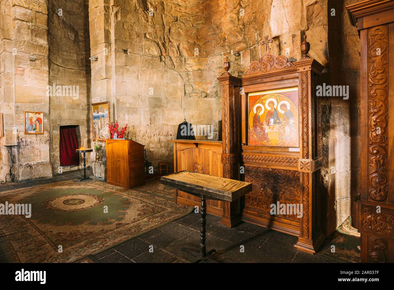 Holy trinity icon hi-res stock photography and images - Alamy