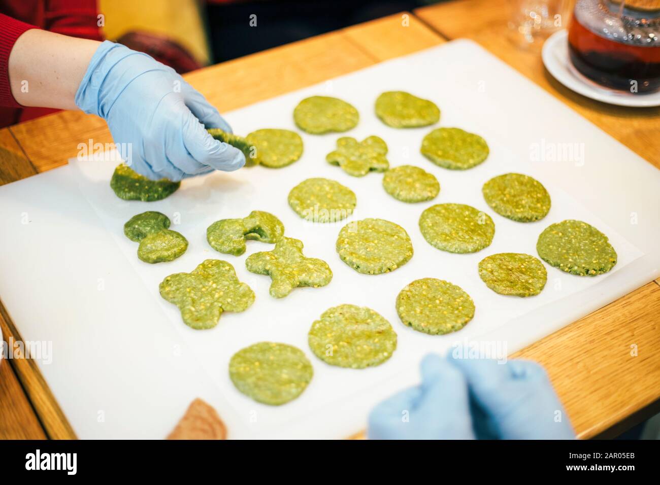 Traditional japanese cookies hi-res stock photography and images - Alamy