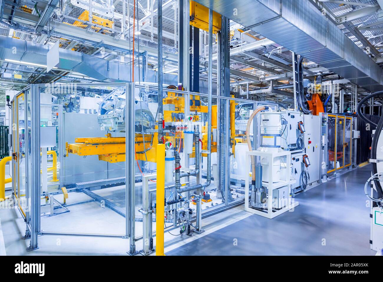 robots in a car plant Stock Photo - Alamy