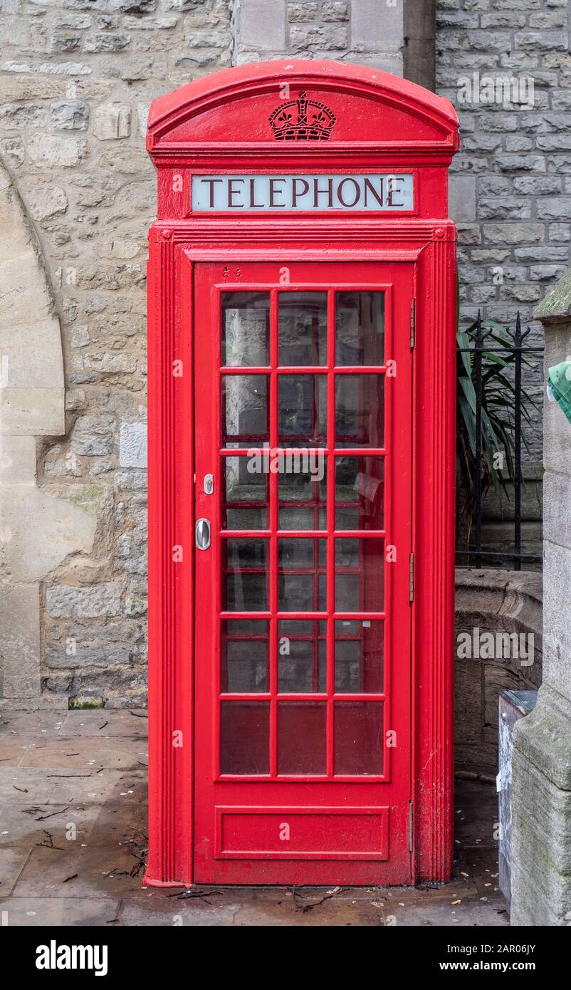 British red telephone box oxford hi-res stock photography and images ...