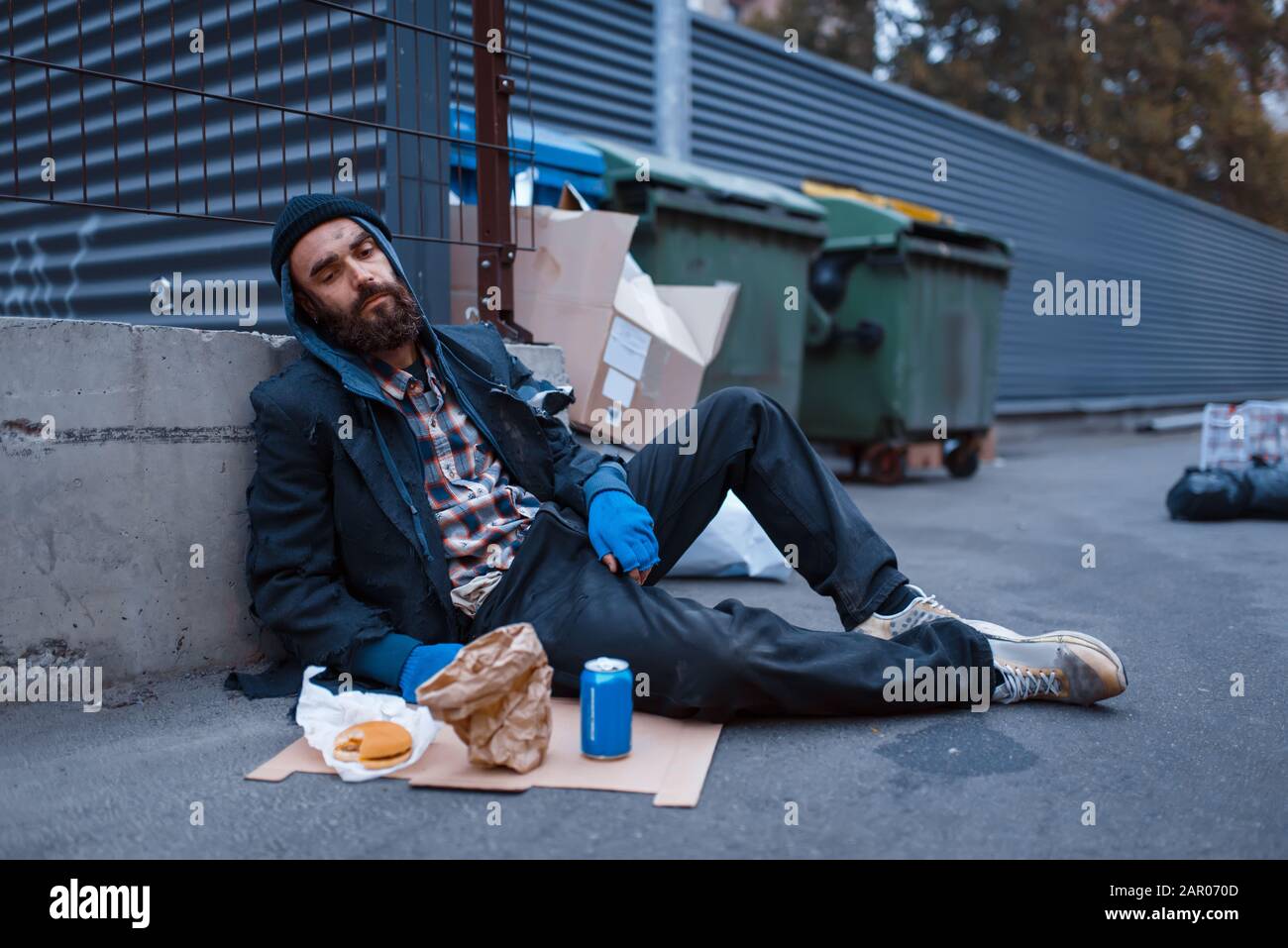 Person food beggar hi-res stock photography and images - Alamy