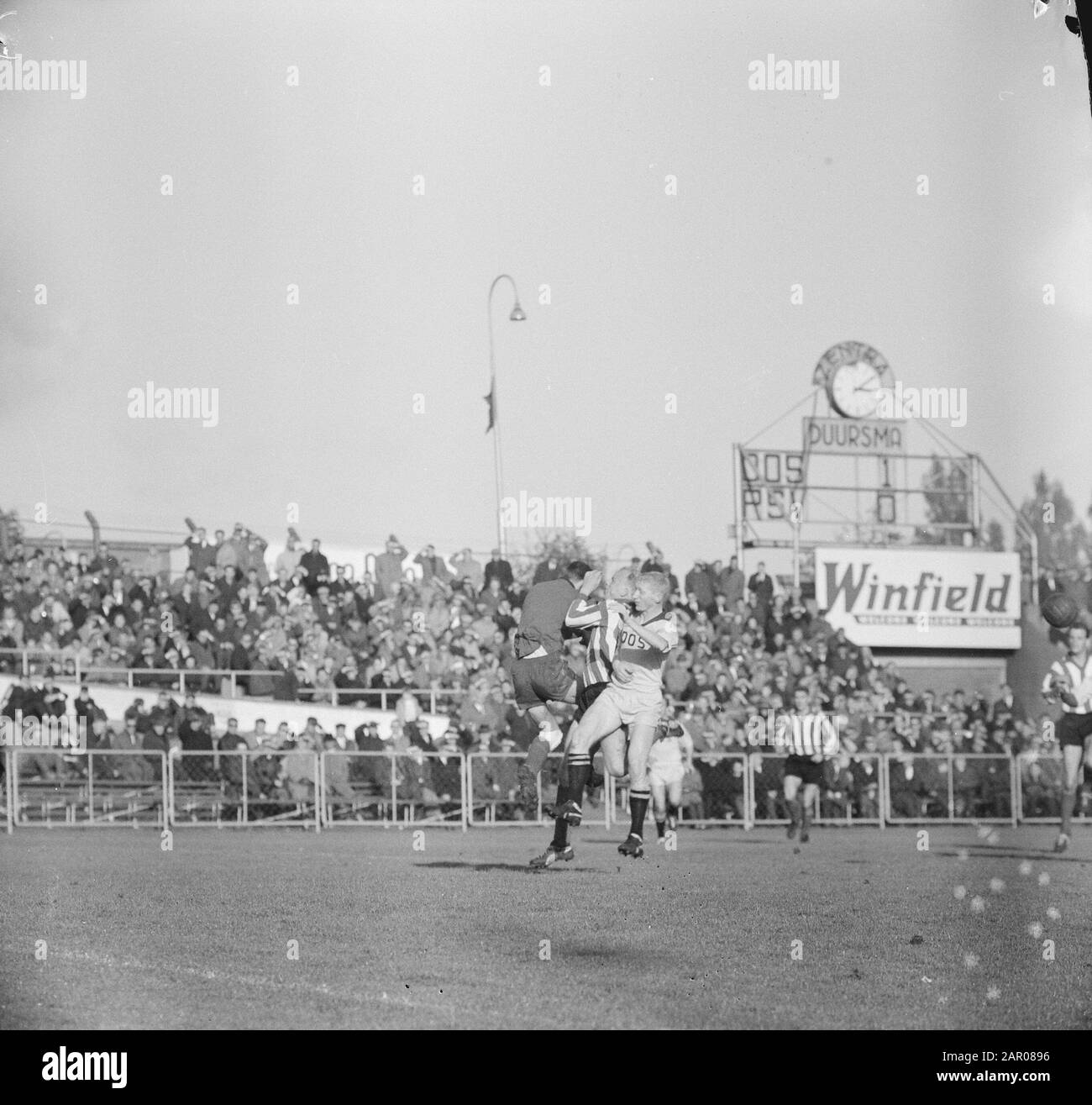 DOS against PSV 2-0, playing moment Date: 28 October 1962 Keywords ...