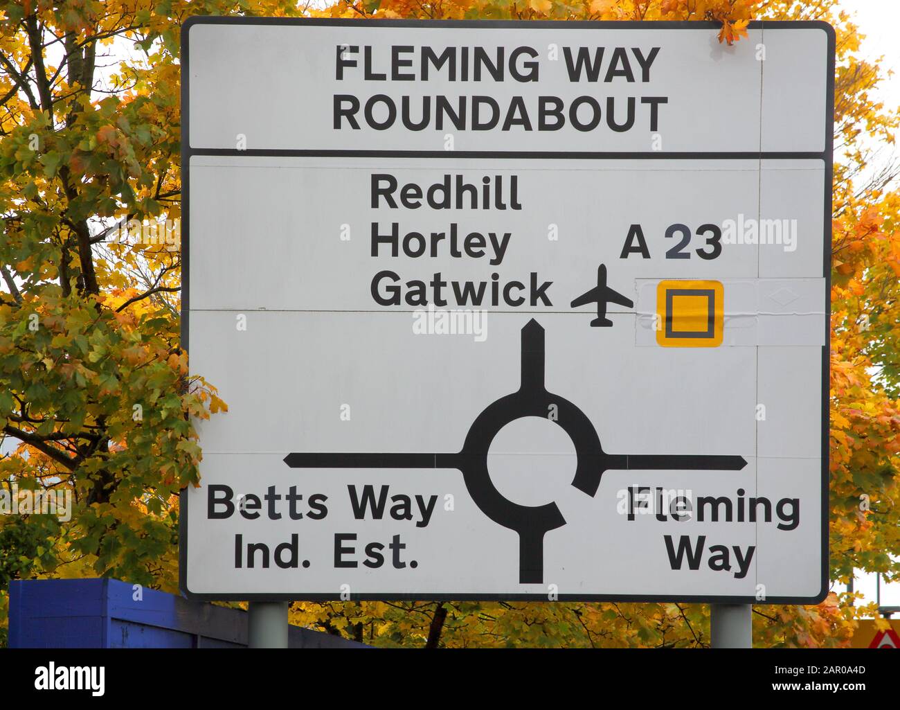 Roundabout sign hi-res stock photography and images - Alamy