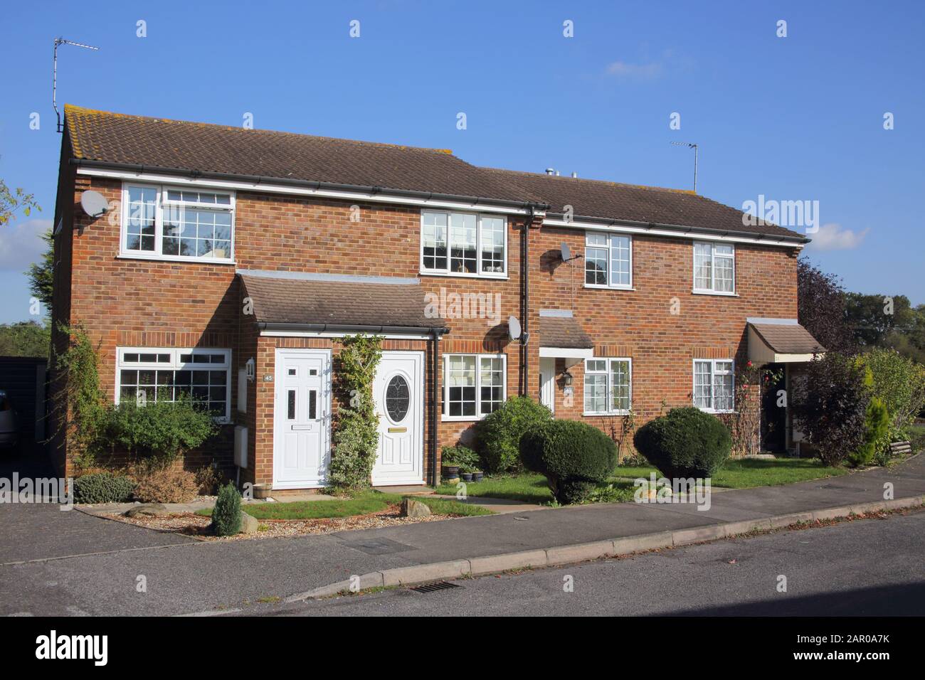Detatched uk house hi-res stock photography and images - Alamy