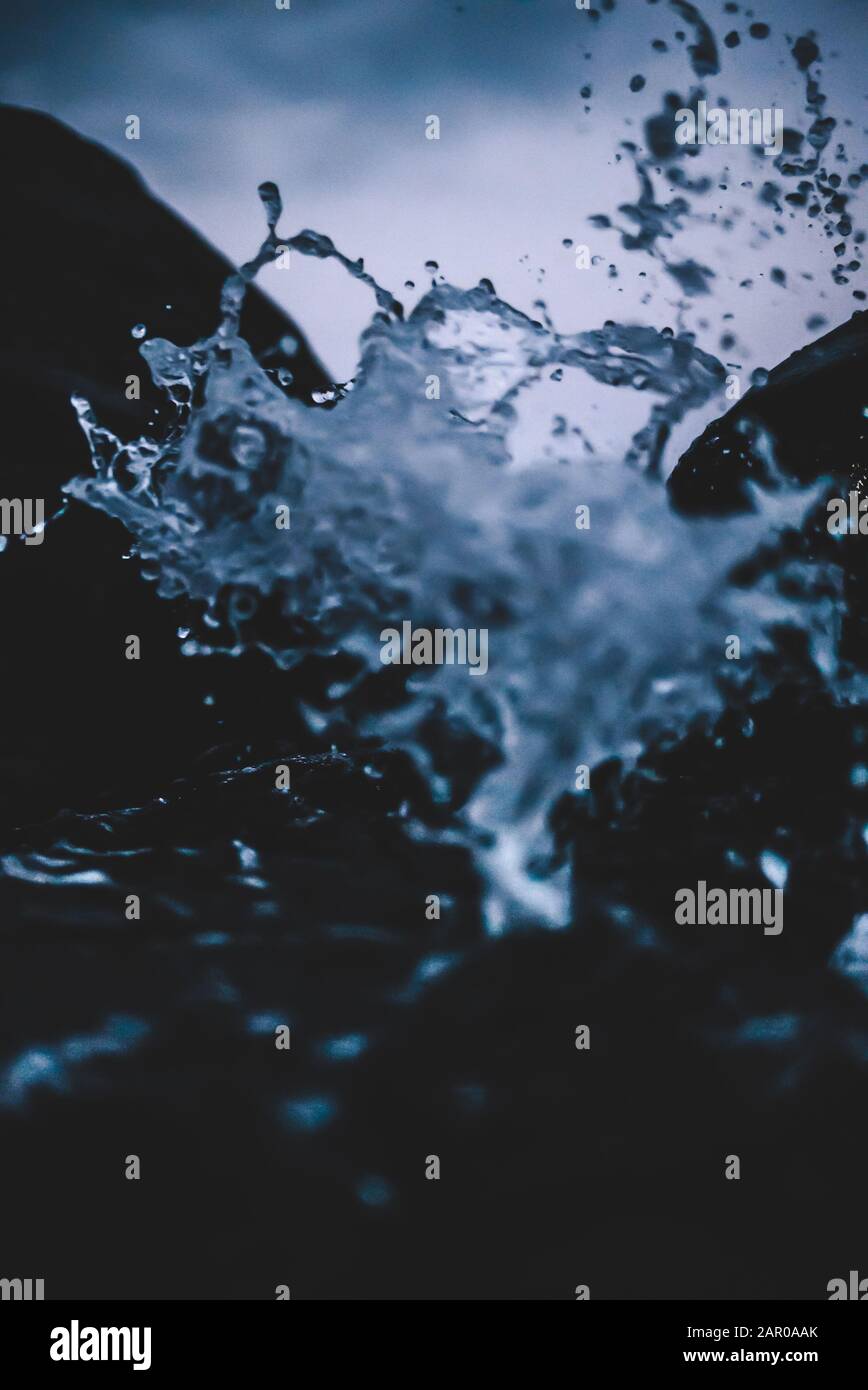 Water hitting rocks hi-res stock photography and images - Alamy