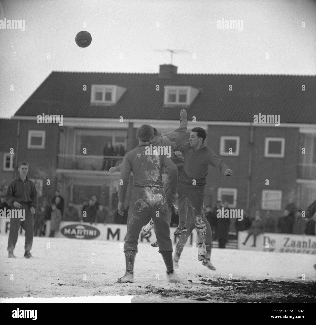 KFC vs. DWS Date: February 3, 1963 Keywords: sport, football Person ...