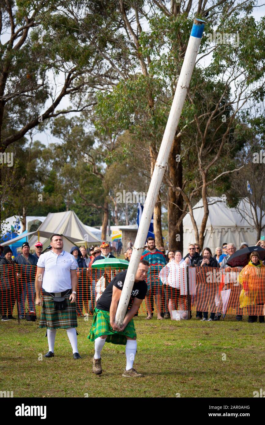 Tossing the Caber at Highland Games, Glen Innes Celtic Festival NSW ...