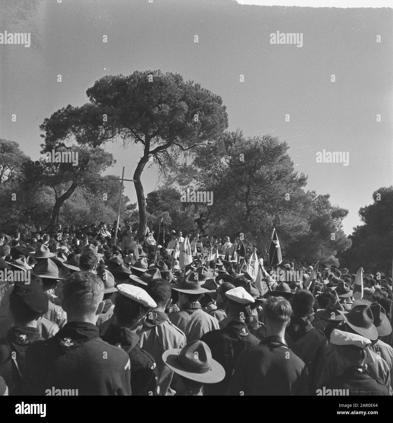 Global connection around world Black and White Stock Photos & Images ...