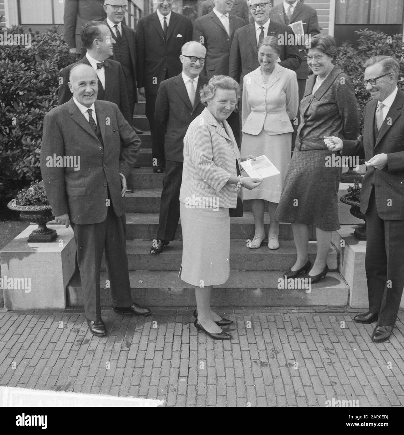 Majesty received board hi-res stock photography and images - Alamy