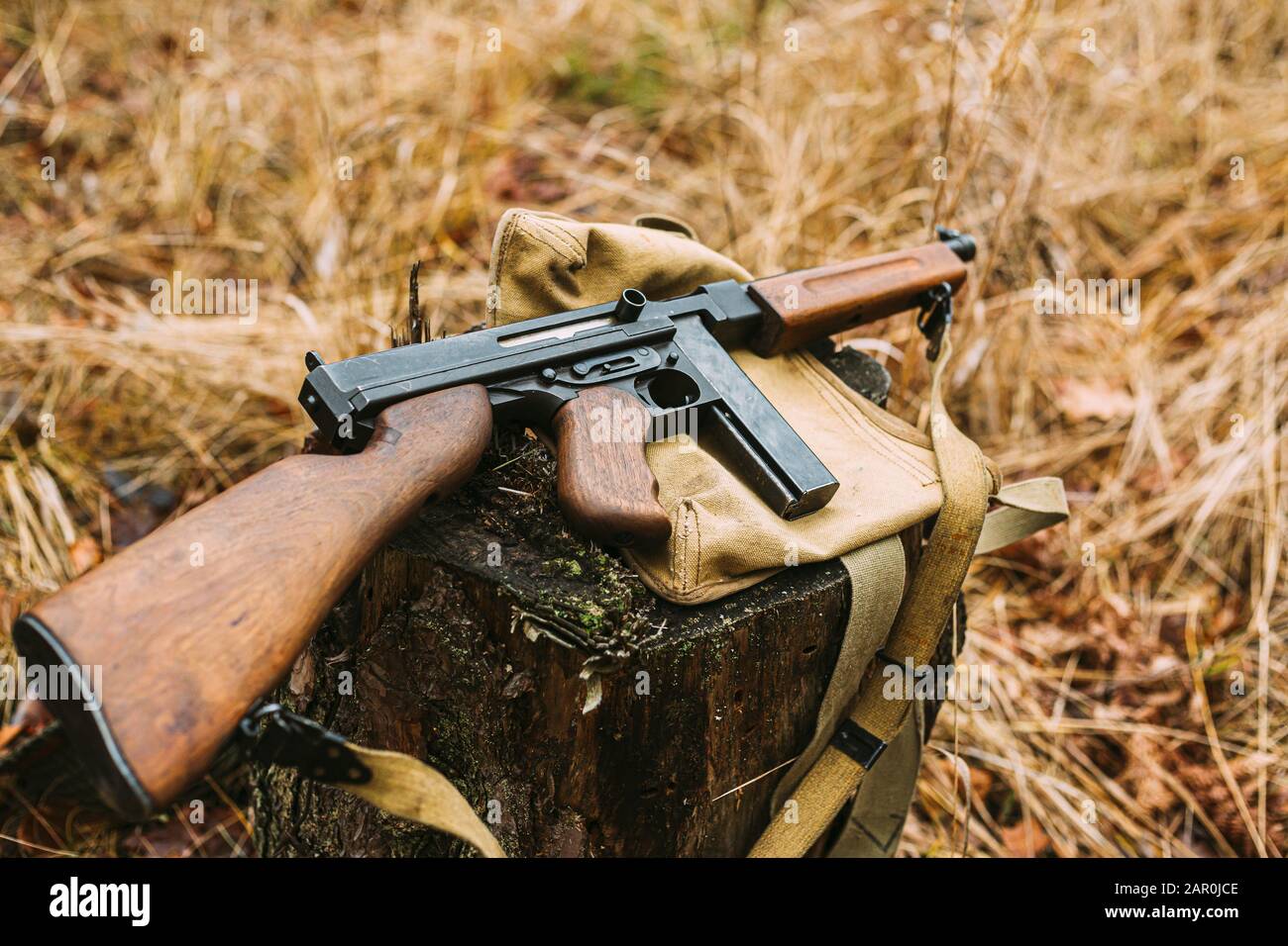 Ww2 thompson submachine gun hi-res stock photography and images - Alamy