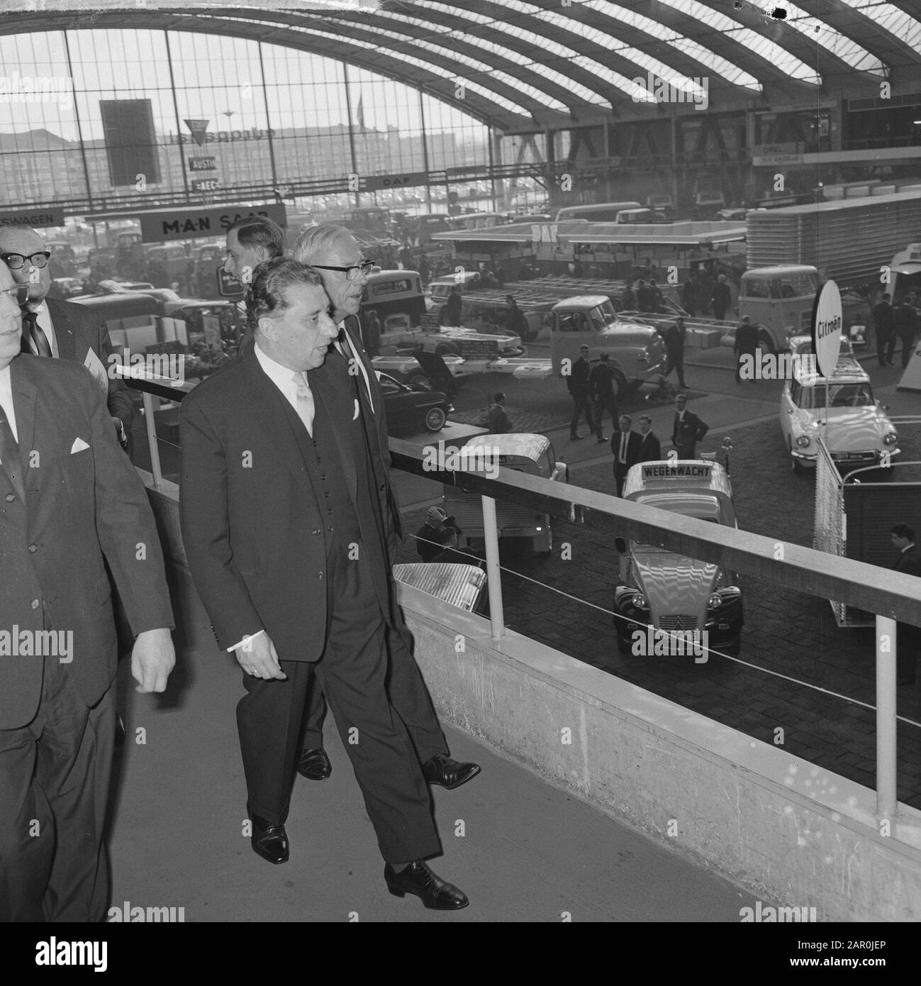 Minister of Transport and Water Management mr. Van Aartsen Date ...
