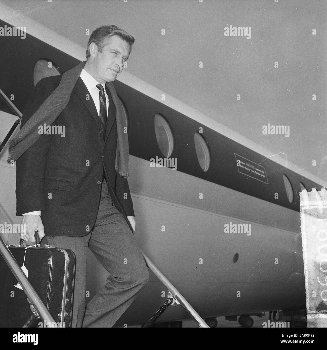 George Peppard (English film actor) at Schiphol Date: February 25, 1964 ...