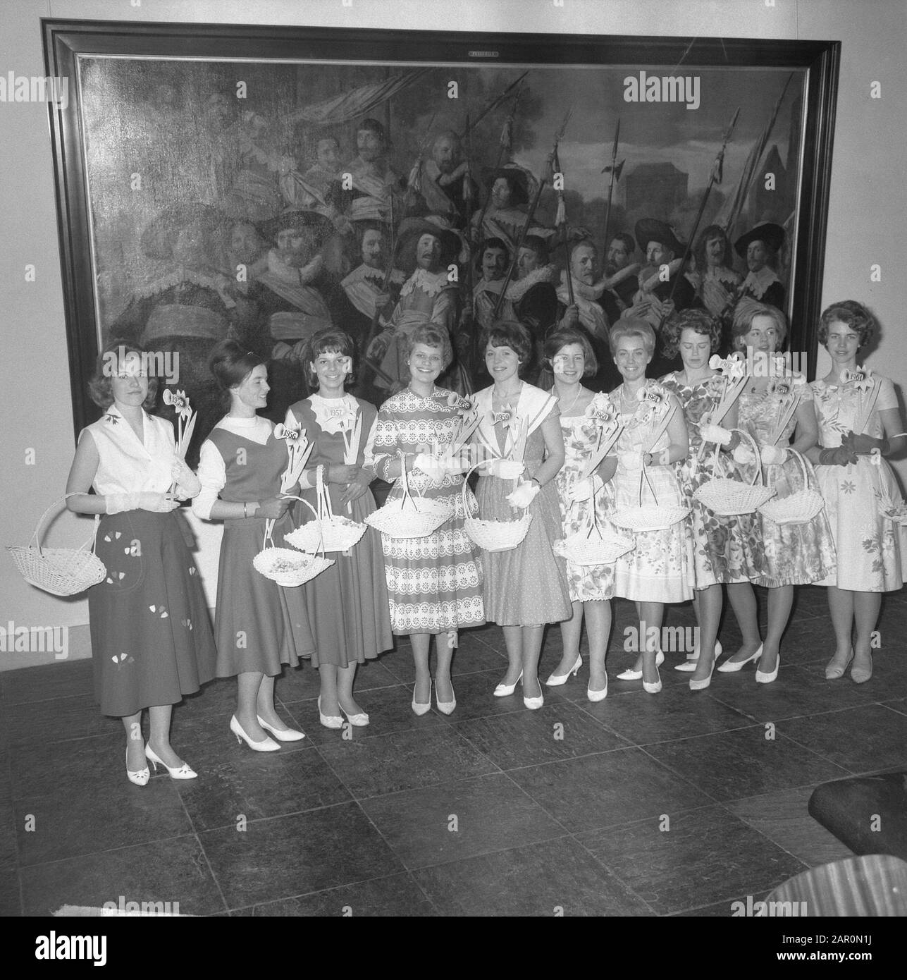 Haarlem flower girls 10th anniversary, group in costumes from 1955-1964 ...