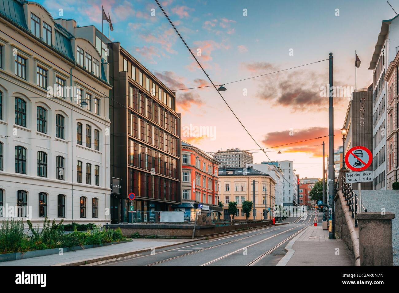 Cort adelers gate hi-res stock photography and images - Alamy