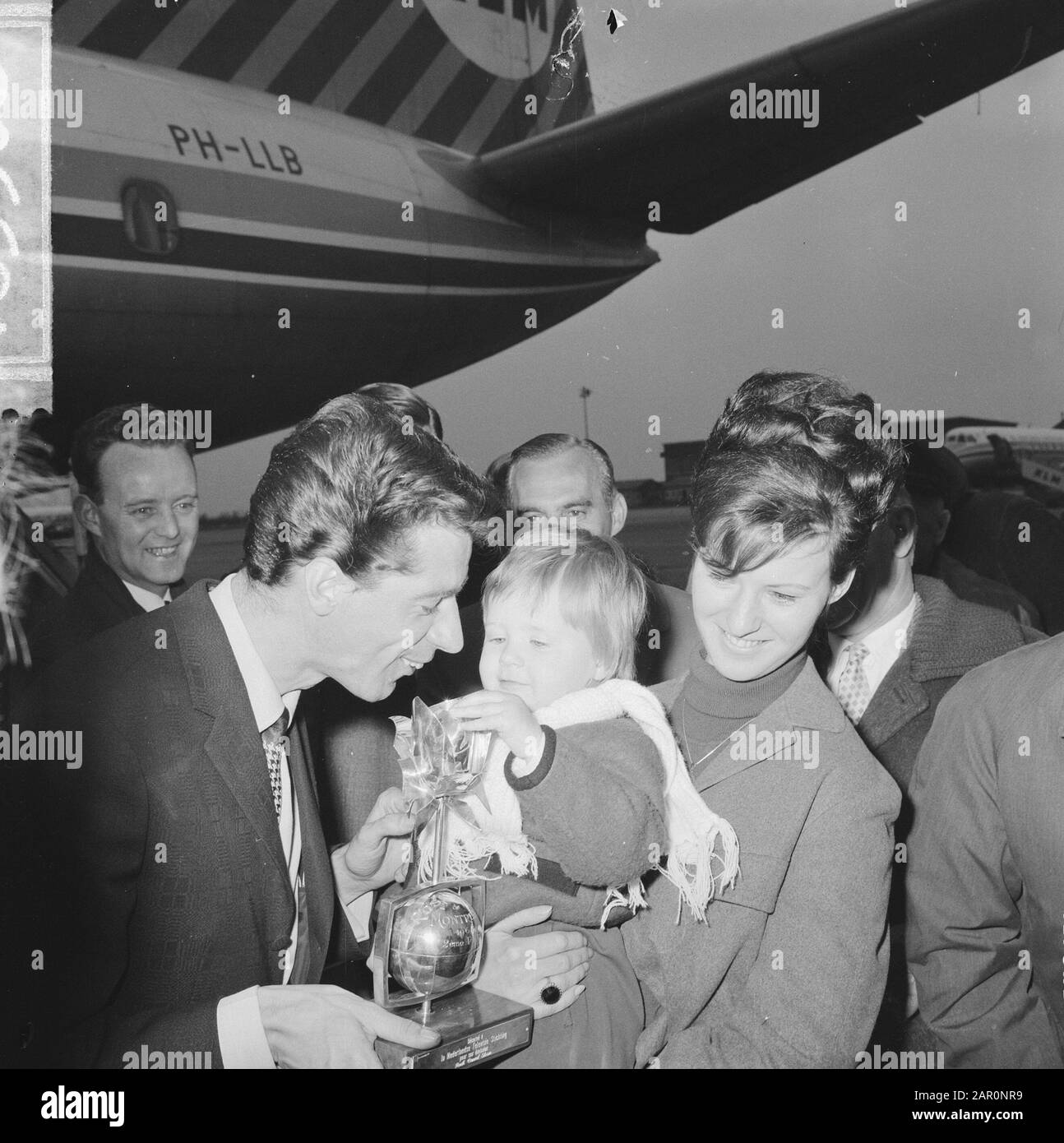 Silver rose upon arrival hi-res stock photography and images - Alamy