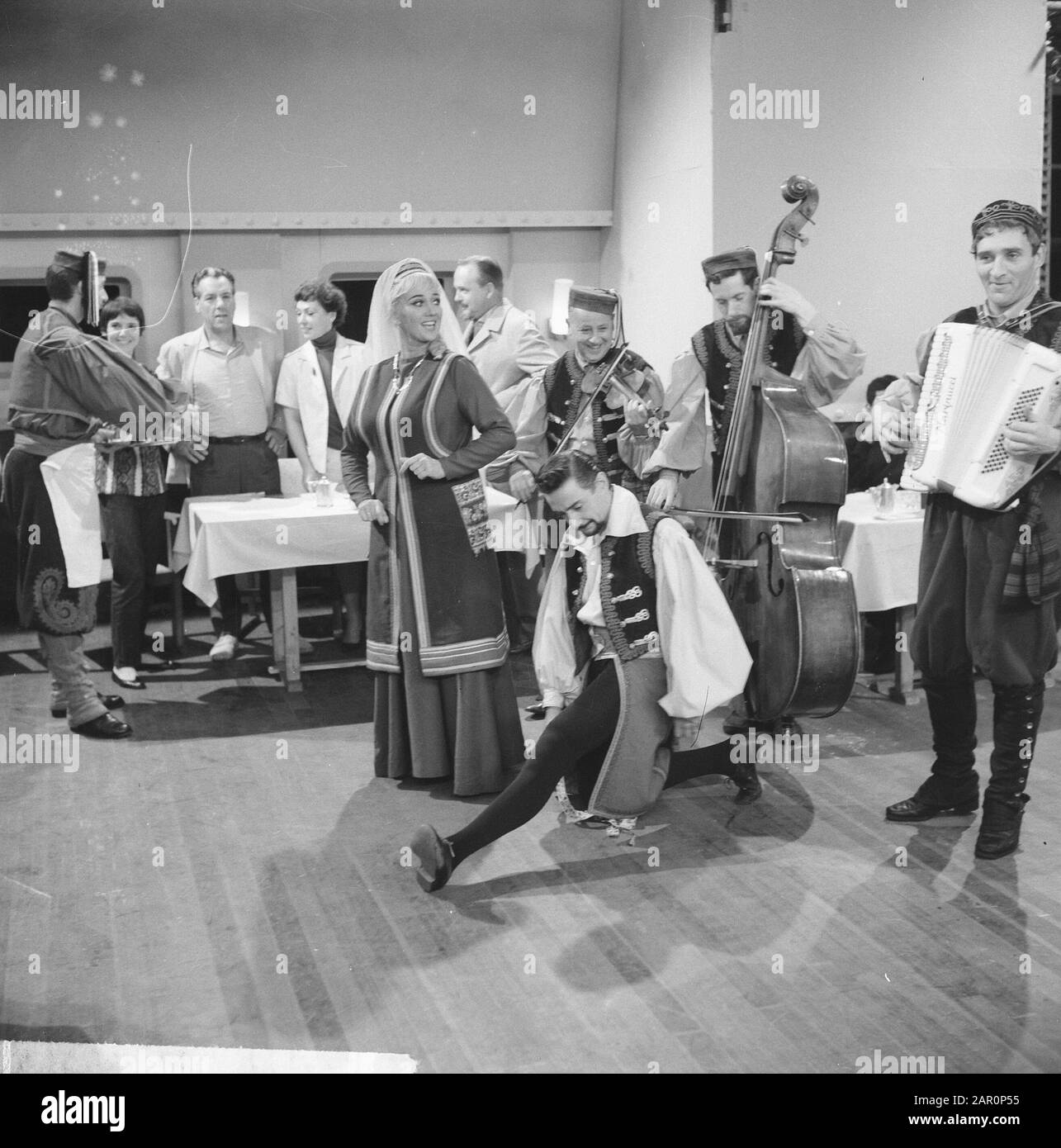 Recording television with 20hp through Europa with Ko van Dijk, Teddy ...