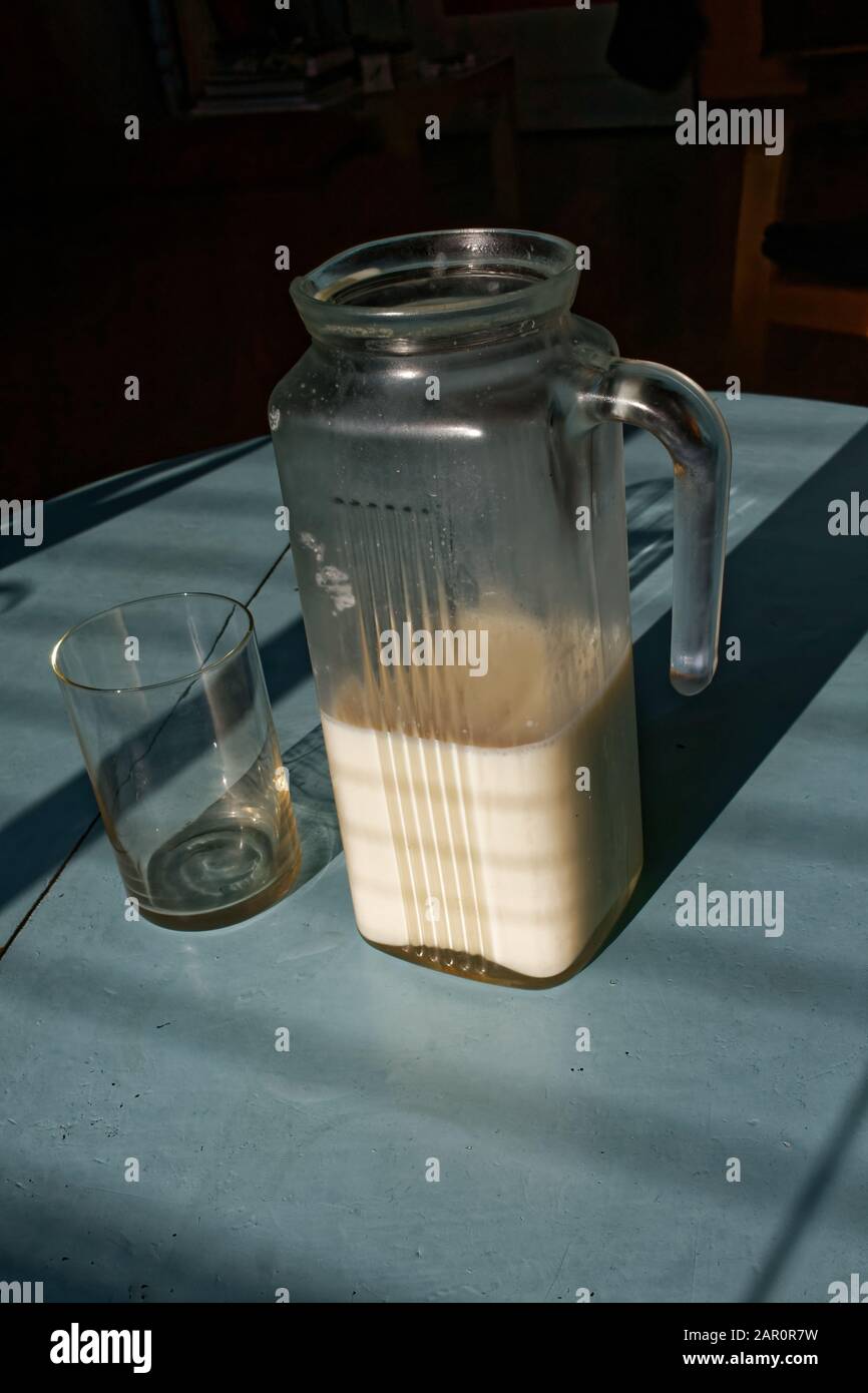 Pulp extraction hi-res stock photography and images - Alamy