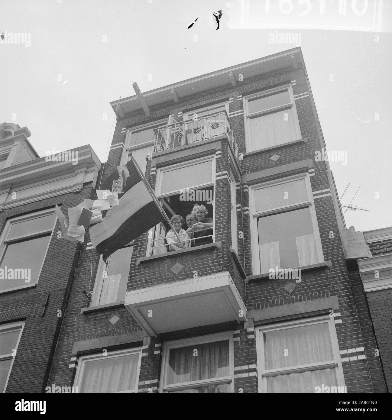 1964 graduation hi-res stock photography and images - Alamy