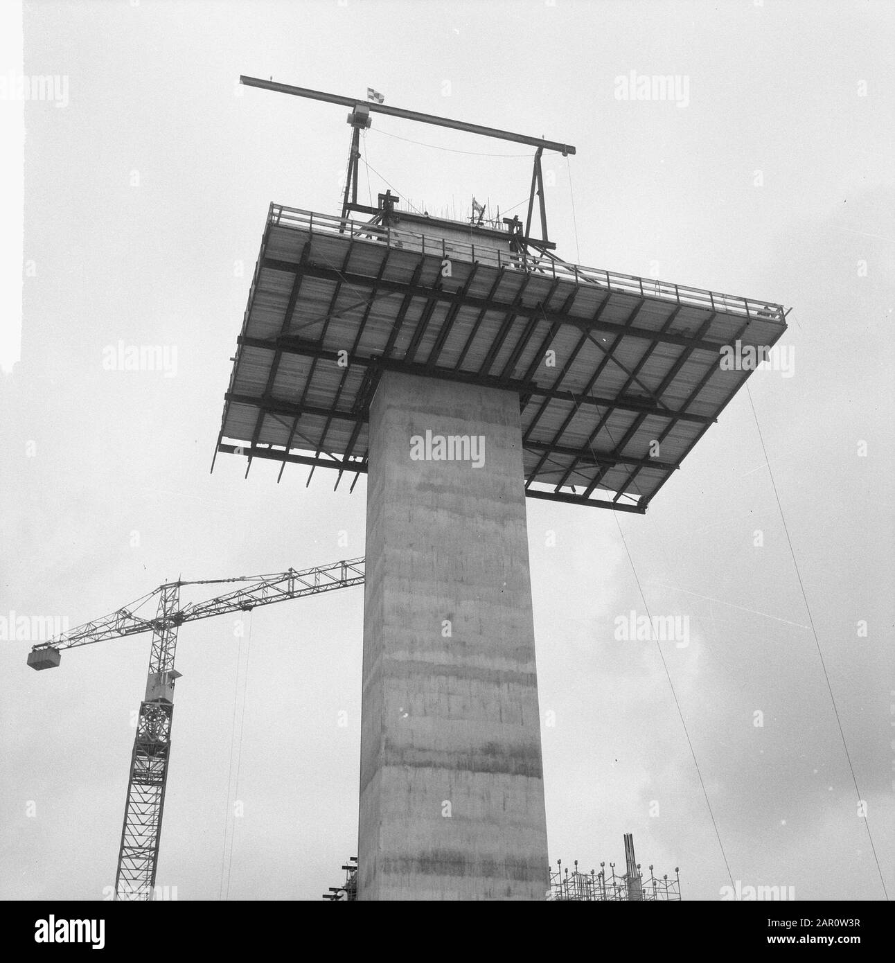 New control tower of Schiphol Date: 3 July 1964 Location: Noord-Holland ...