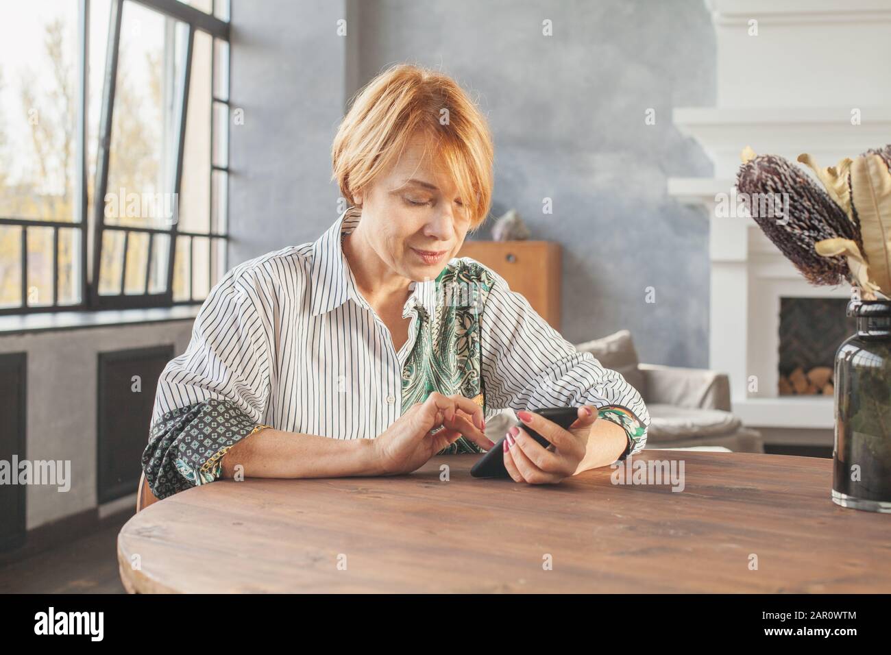 Friendly Older Woman High Resolution Stock Photography and Images - Alamy
