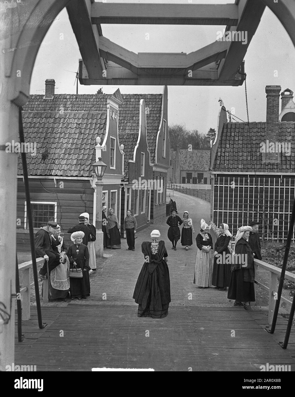 Dutch costume to Her Royal Highness Princess Wilhelmina Date: 17 March ...