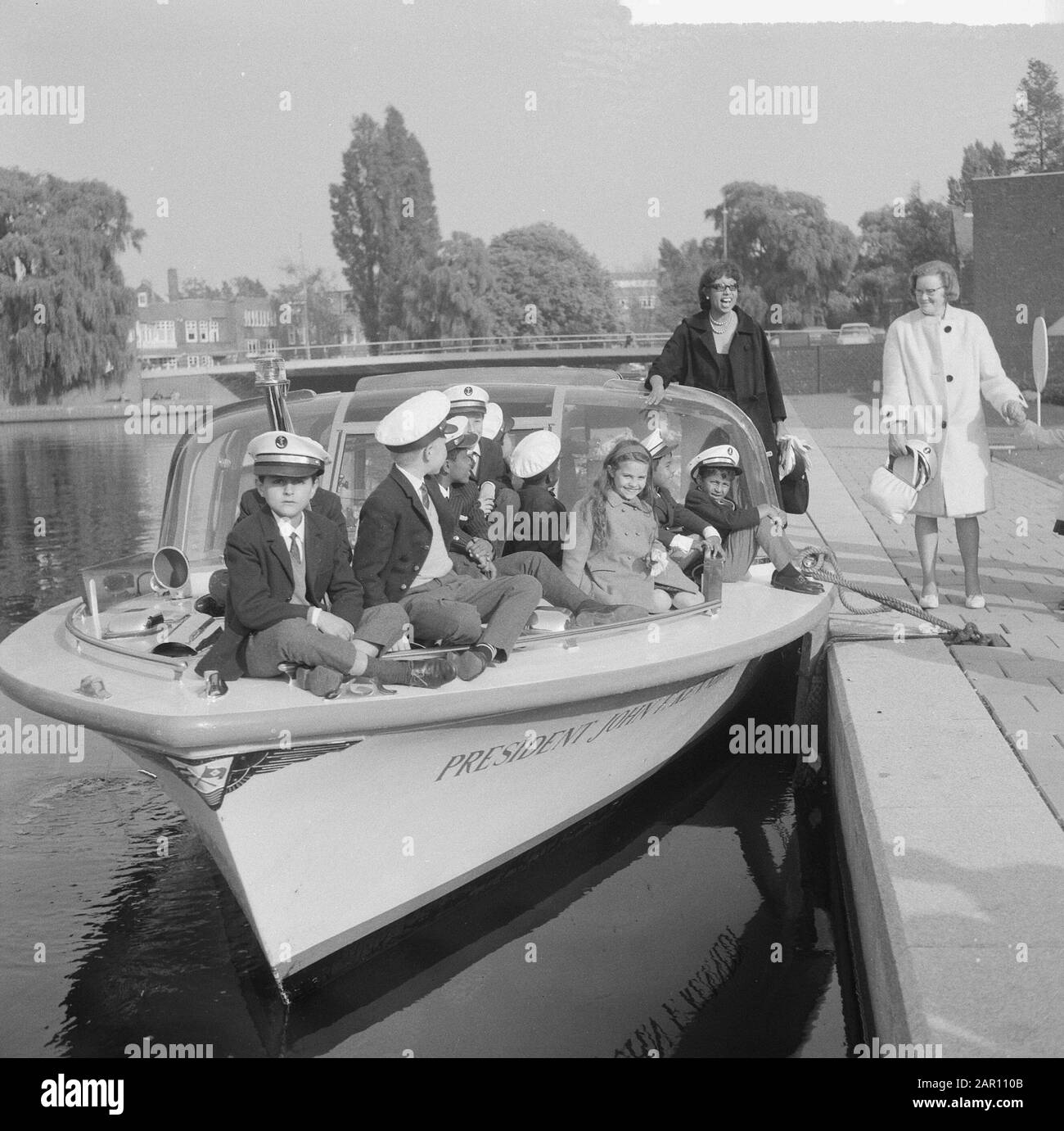 Josephine Baker made a boat trip through Amsterdam canals Annotation ...