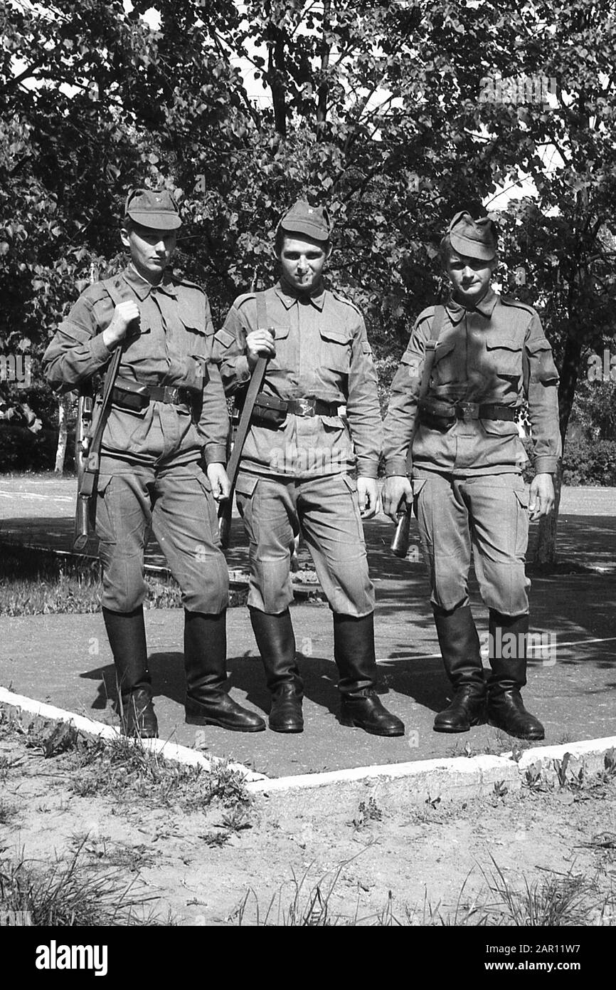 STUPINO, MOSCOW REGION, RUSSIA - CIRCA 1992: Portrait of soldiers of ...