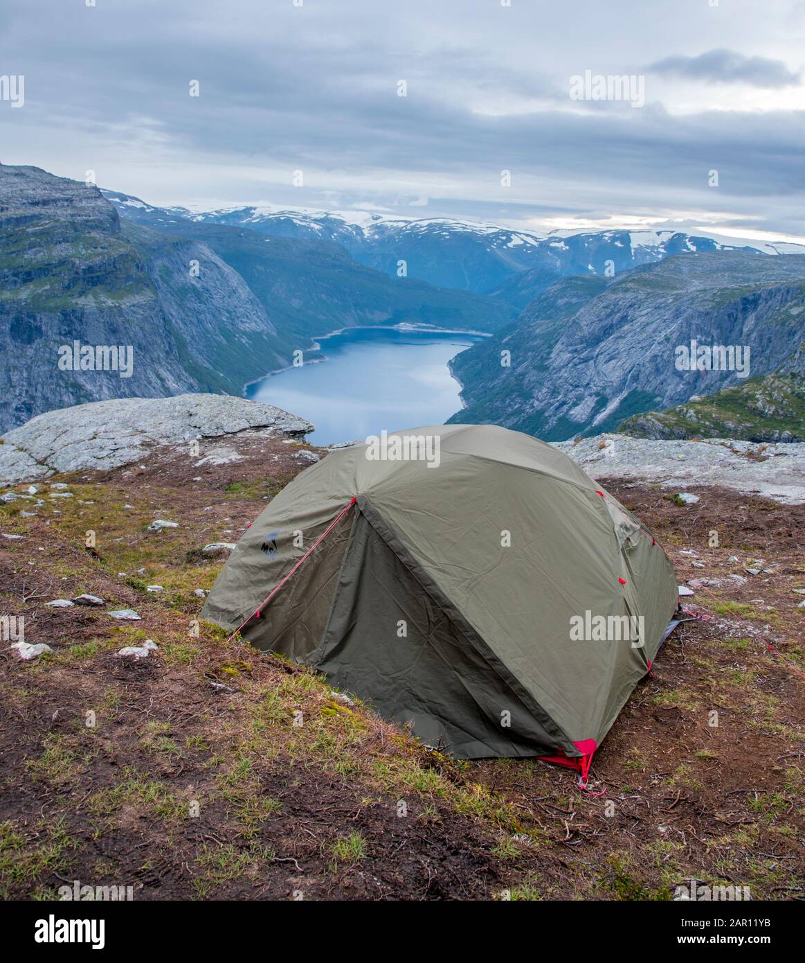 Ringedalsvatnet lake view from trolltunga hi-res stock photography and ...