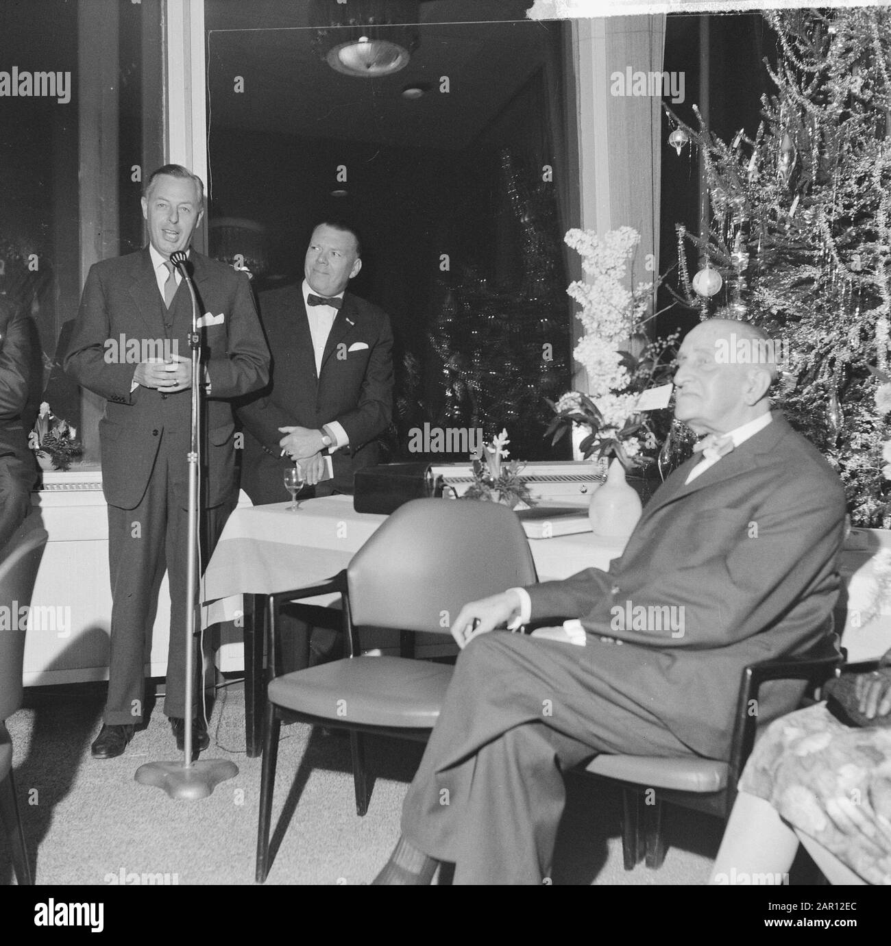 Sports journalist j Black and White Stock Photos & Images - Alamy