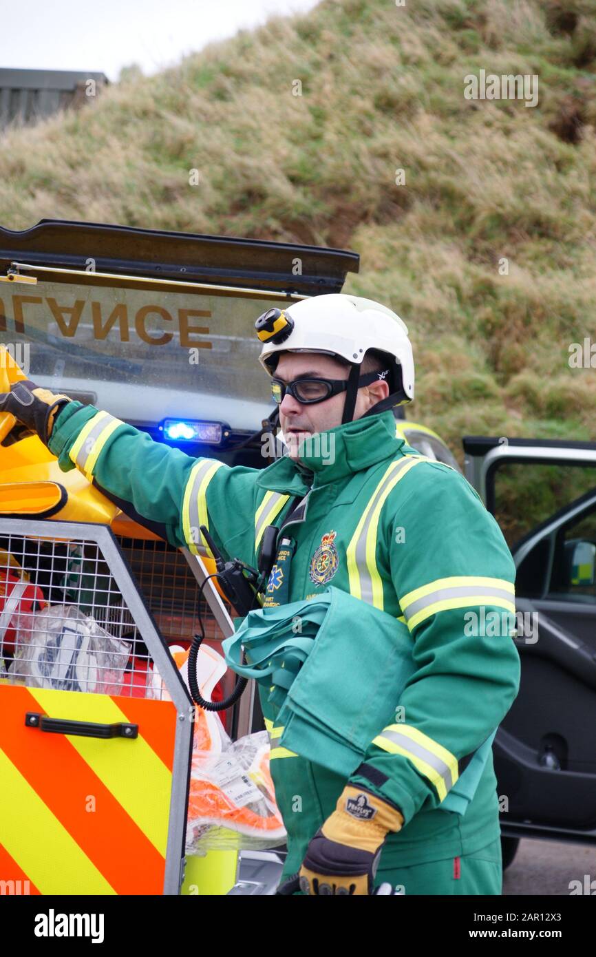 Hospital emergency response teams hi-res stock photography and images ...