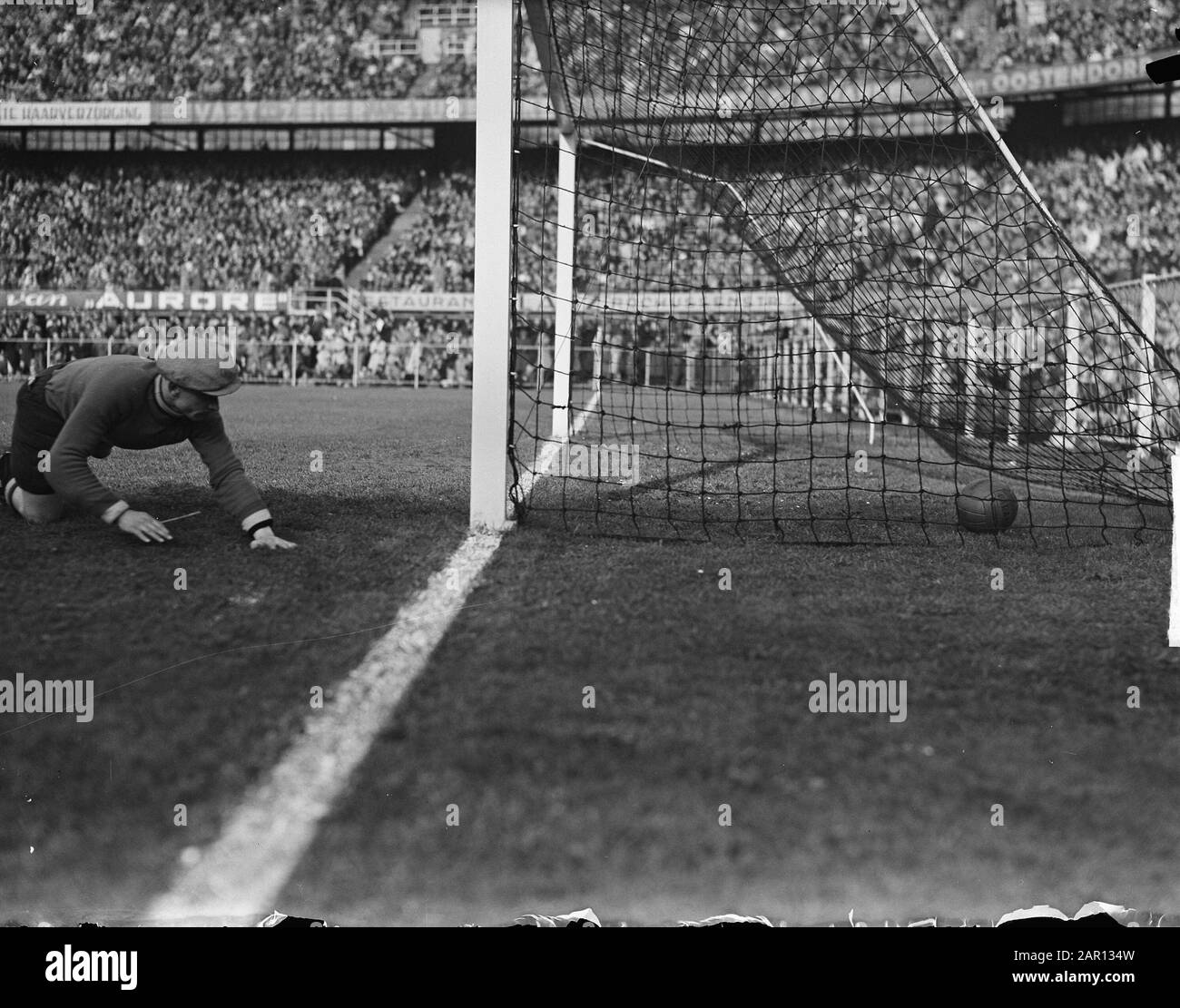 1st goal hi-res stock photography and images - Alamy