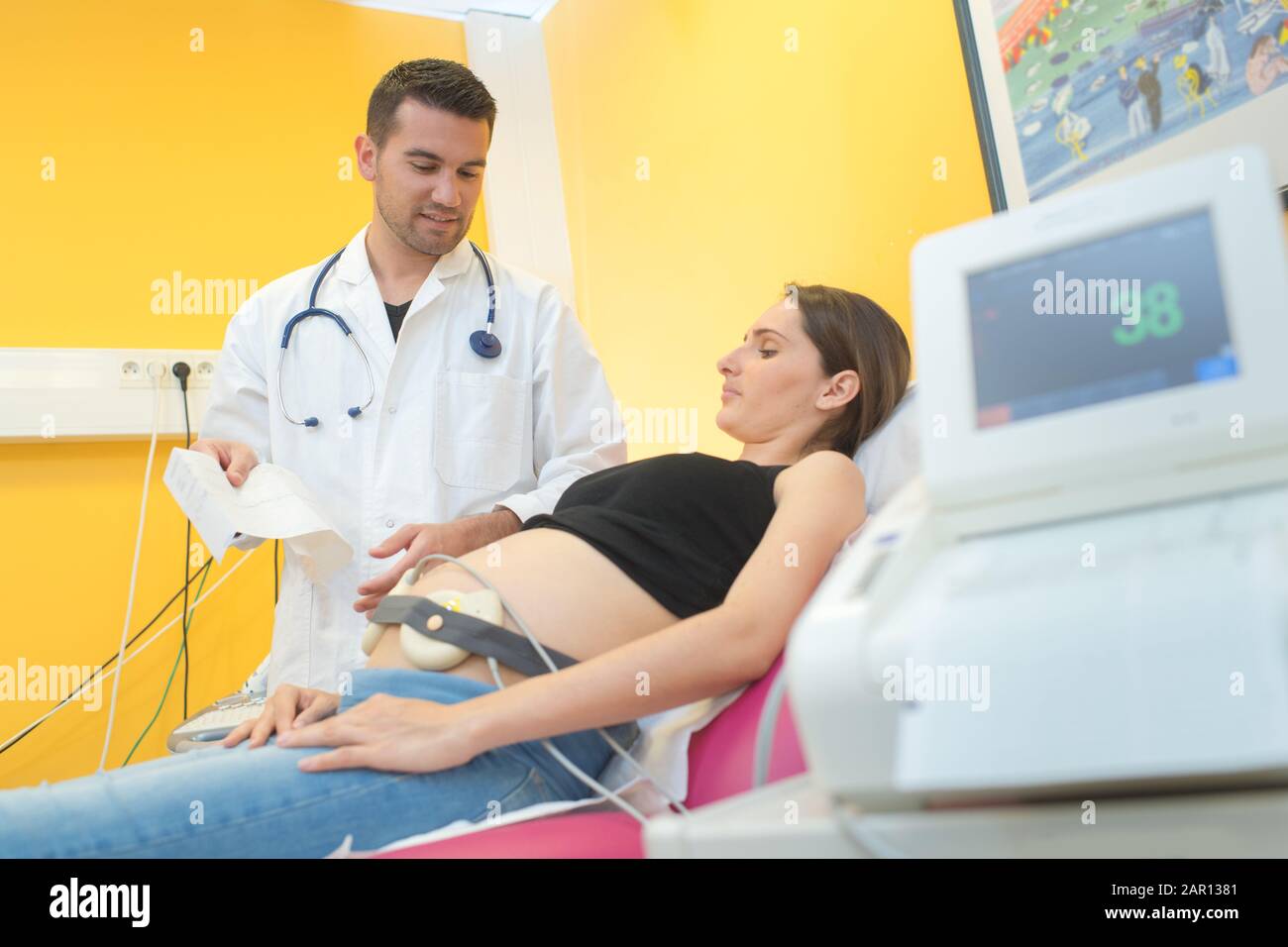 doctor makes tests on female patient Stock Photo - Alamy doctor makes tests on female patient Stock Photo - Alamy