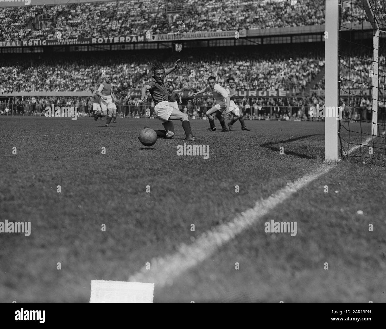 Moment vsv goal hi-res stock photography and images - Alamy