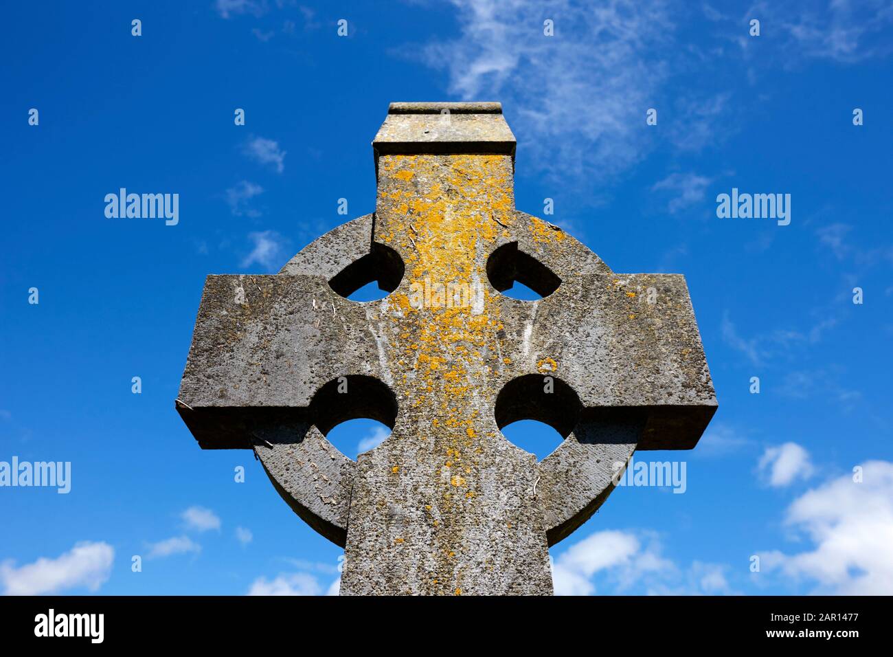 Celtic cross headstone hi-res stock photography and images - Alamy
