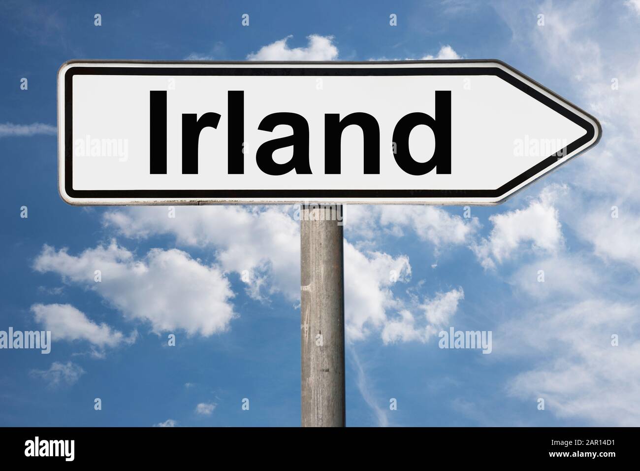 Verkehrszeichen irland hi-res stock photography and images - Alamy