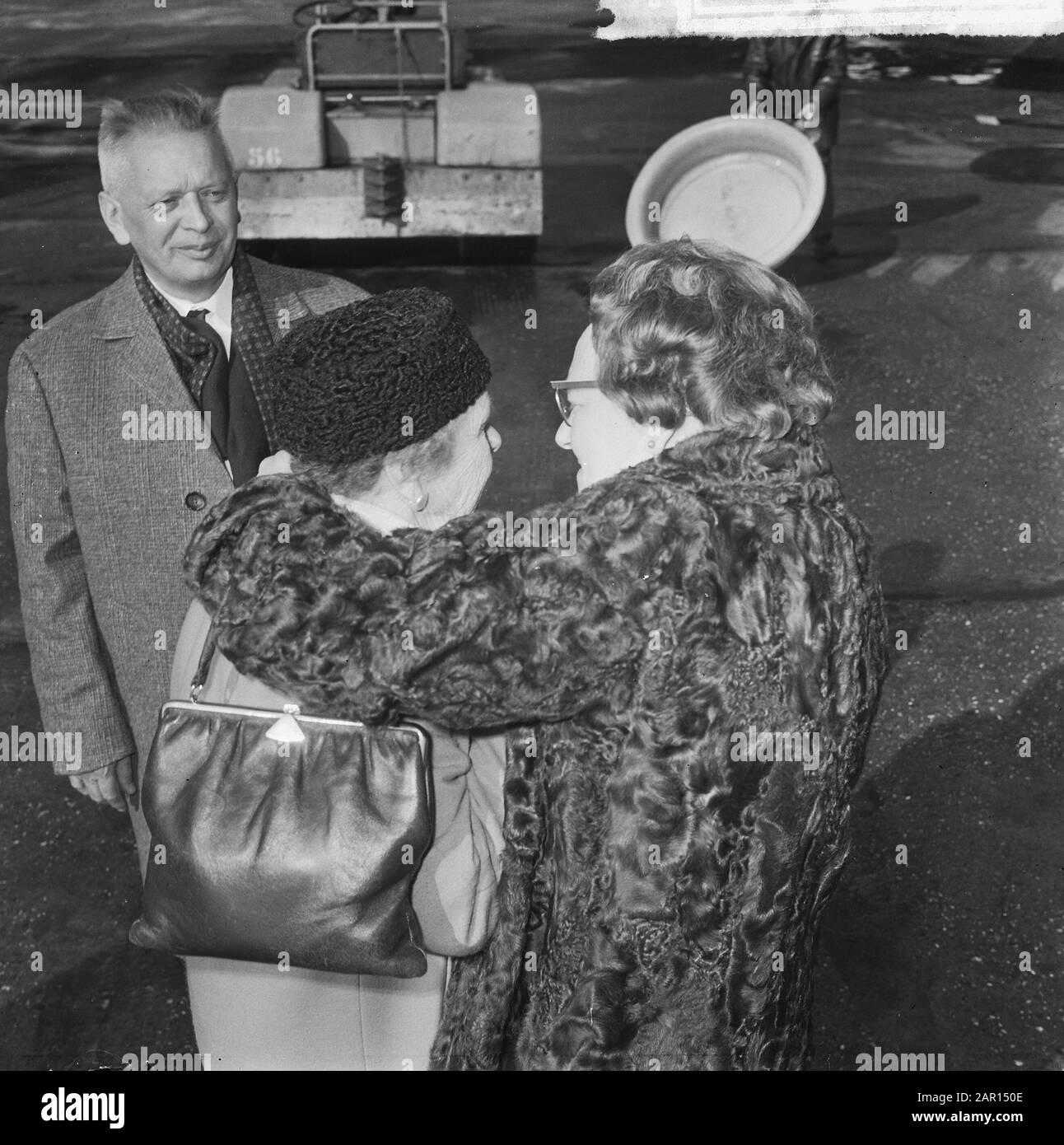 Assignment Haagse Courant Date: February 25, 1965 Keywords: elderly ...