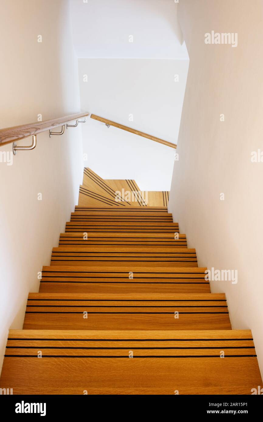 Steps at a modern architecture house Stock Photo - Alamy