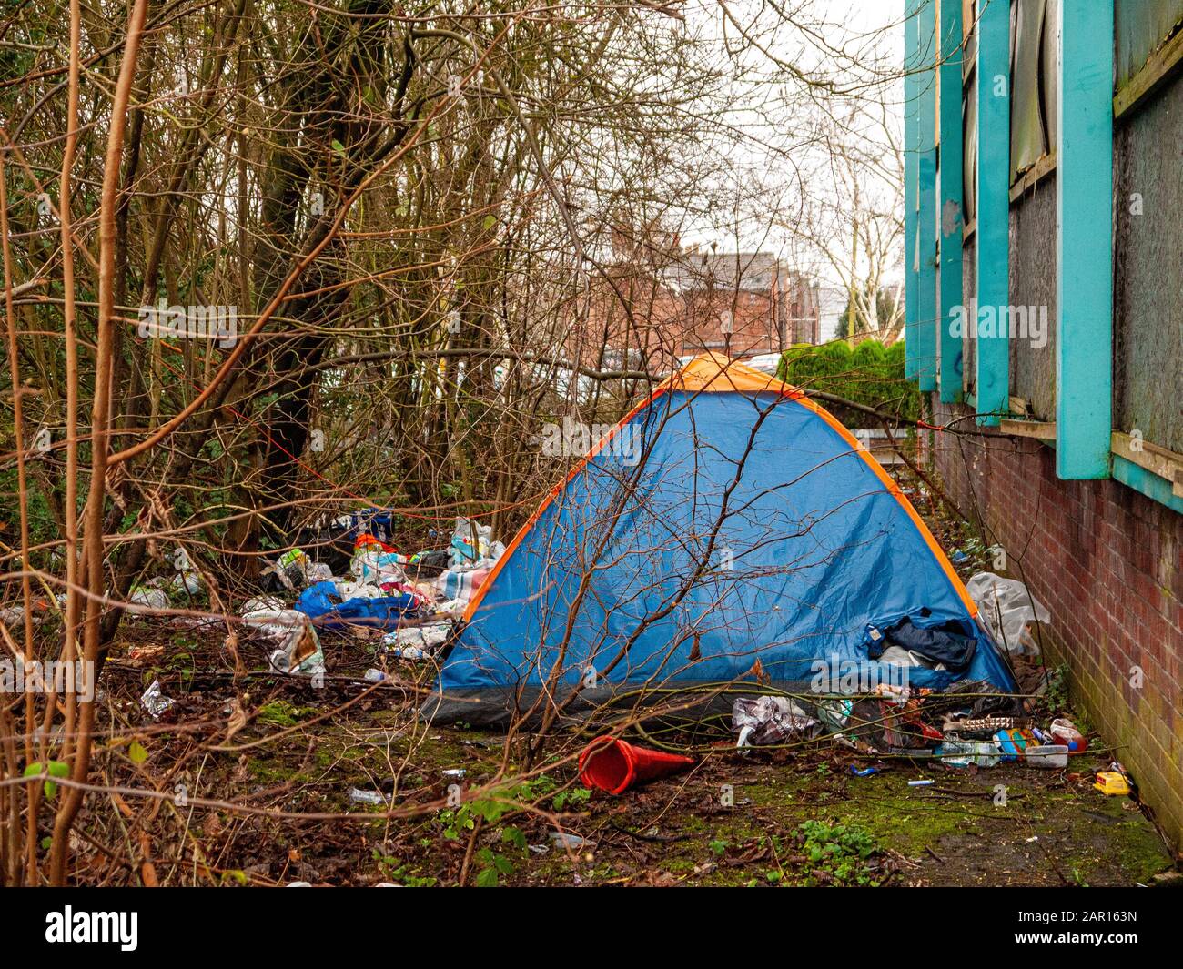 Homeless tent uk hi-res stock photography and images - Alamy