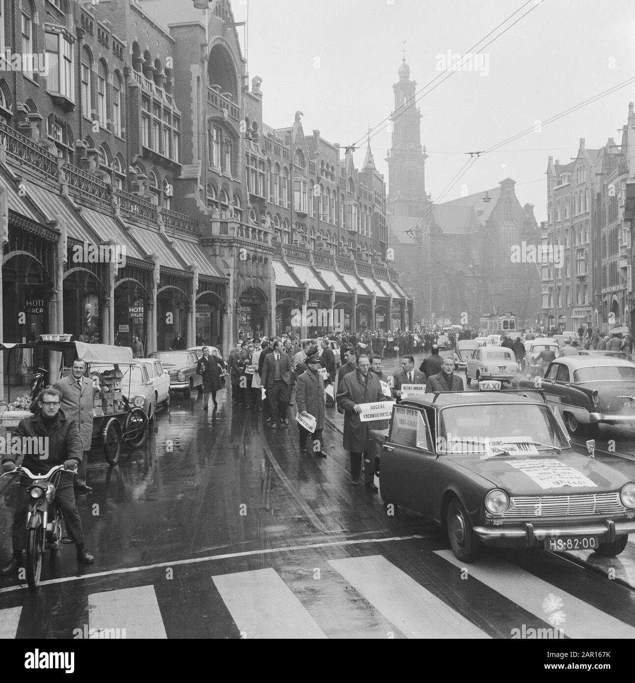 Walking drivers went hi-res stock photography and images - Alamy